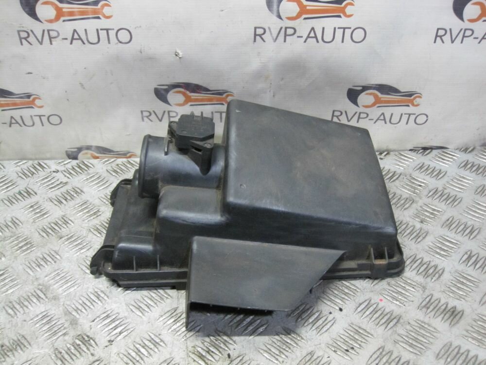 Корпус воздушного фильтра Mazda 6 GG 2.0 2002-2008