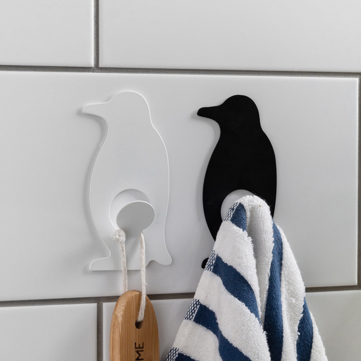 Набор крючков VERRAN "Penguins", металл, на липучке, белый/черный, максимальная нагрузка 5кг