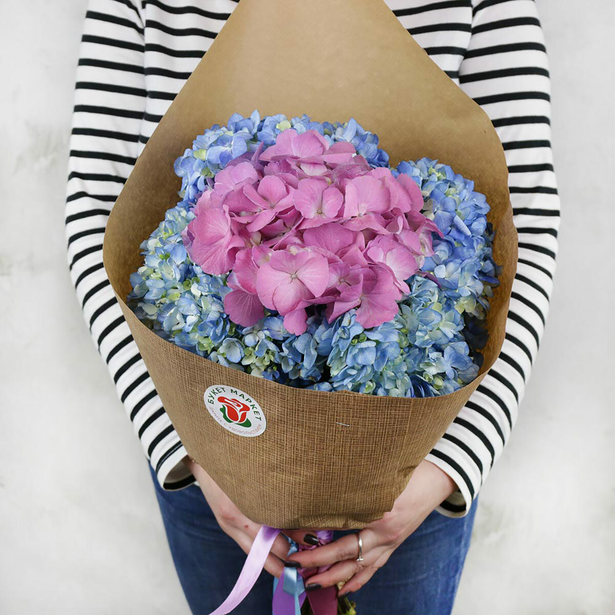 Монобукет Букет Маркет "Гортензии", крафт, голубой, фиолетовый