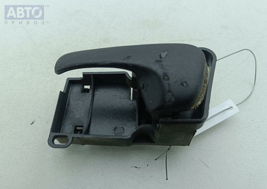 Ручка двери внутренняя задняя левая Volkswagen Passat B4