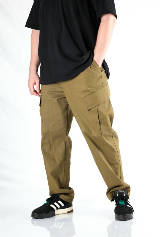 Брюки чинос