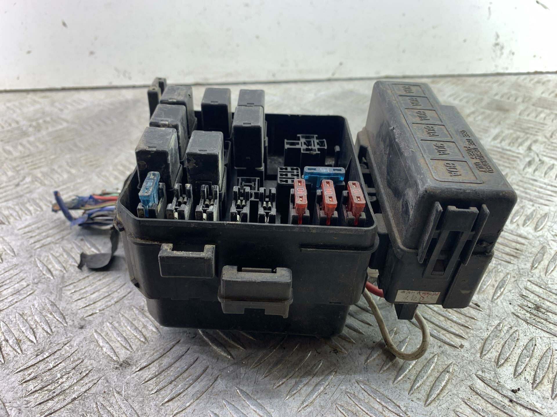 Блок реле и предохранителей Suzuki Baleno 1996