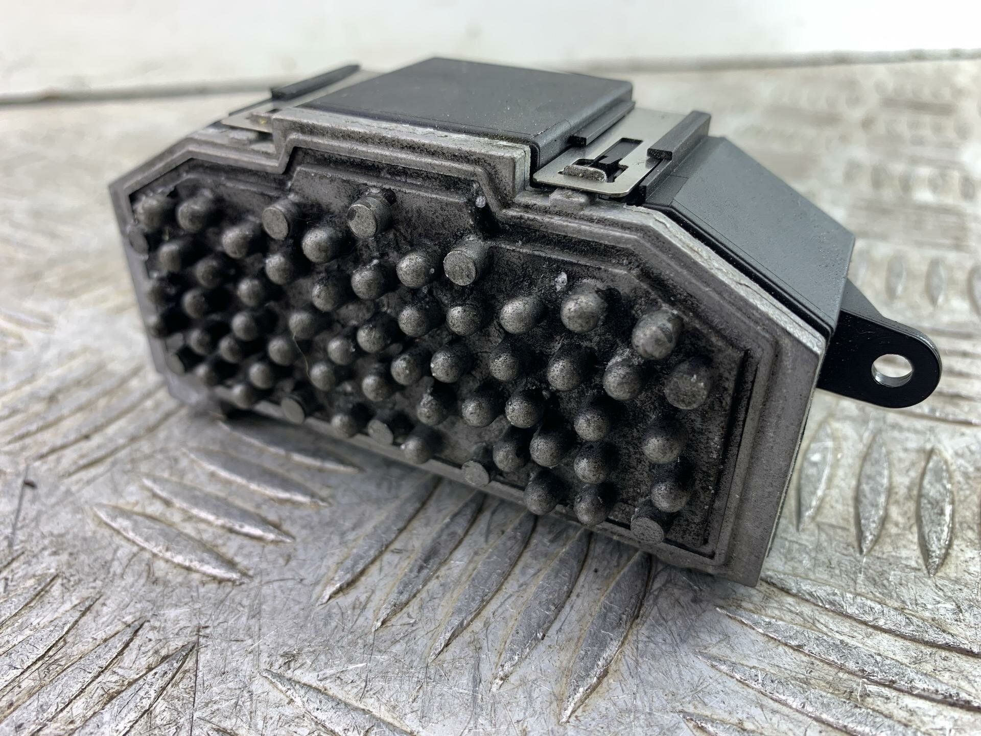 Сопротивление печки Volkswagen Passat B6 2008 3C0907521D