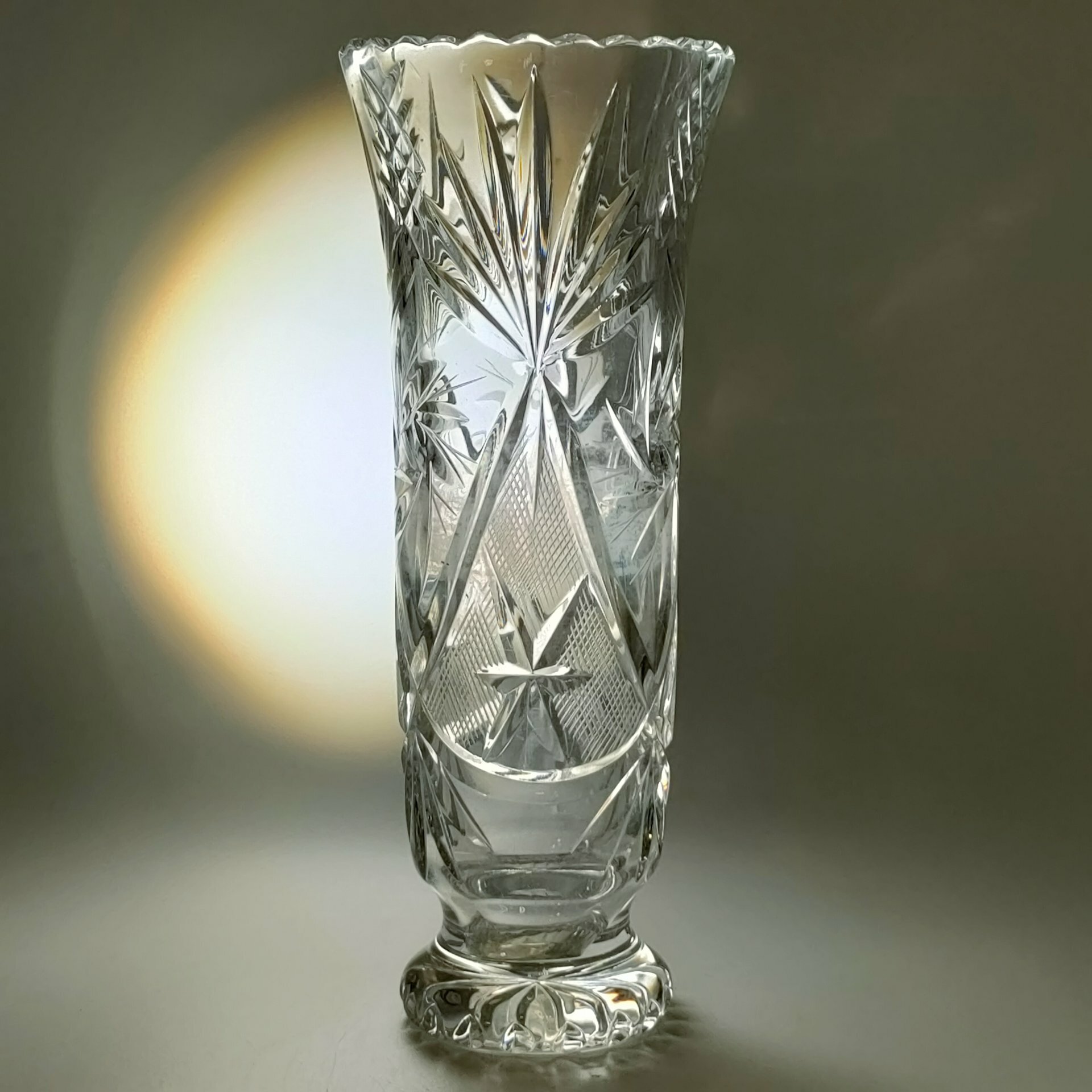 Ваза для цветов с резным геометрическим декором, хрусталь, алмазная грань, СССР