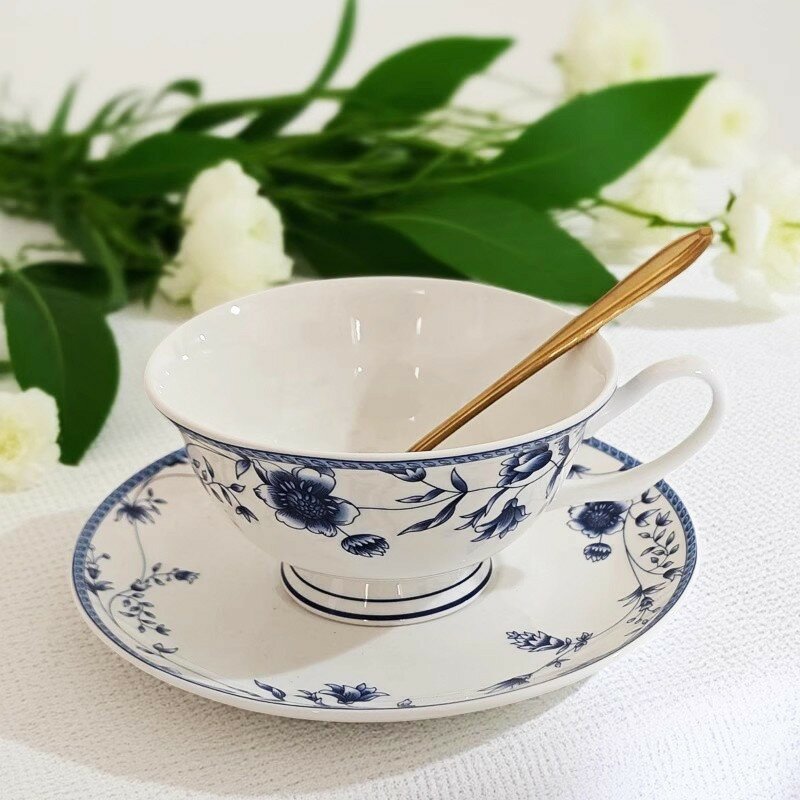 Чашка и блюдце "Английская", костяной фарфор, в золотом обрамлении