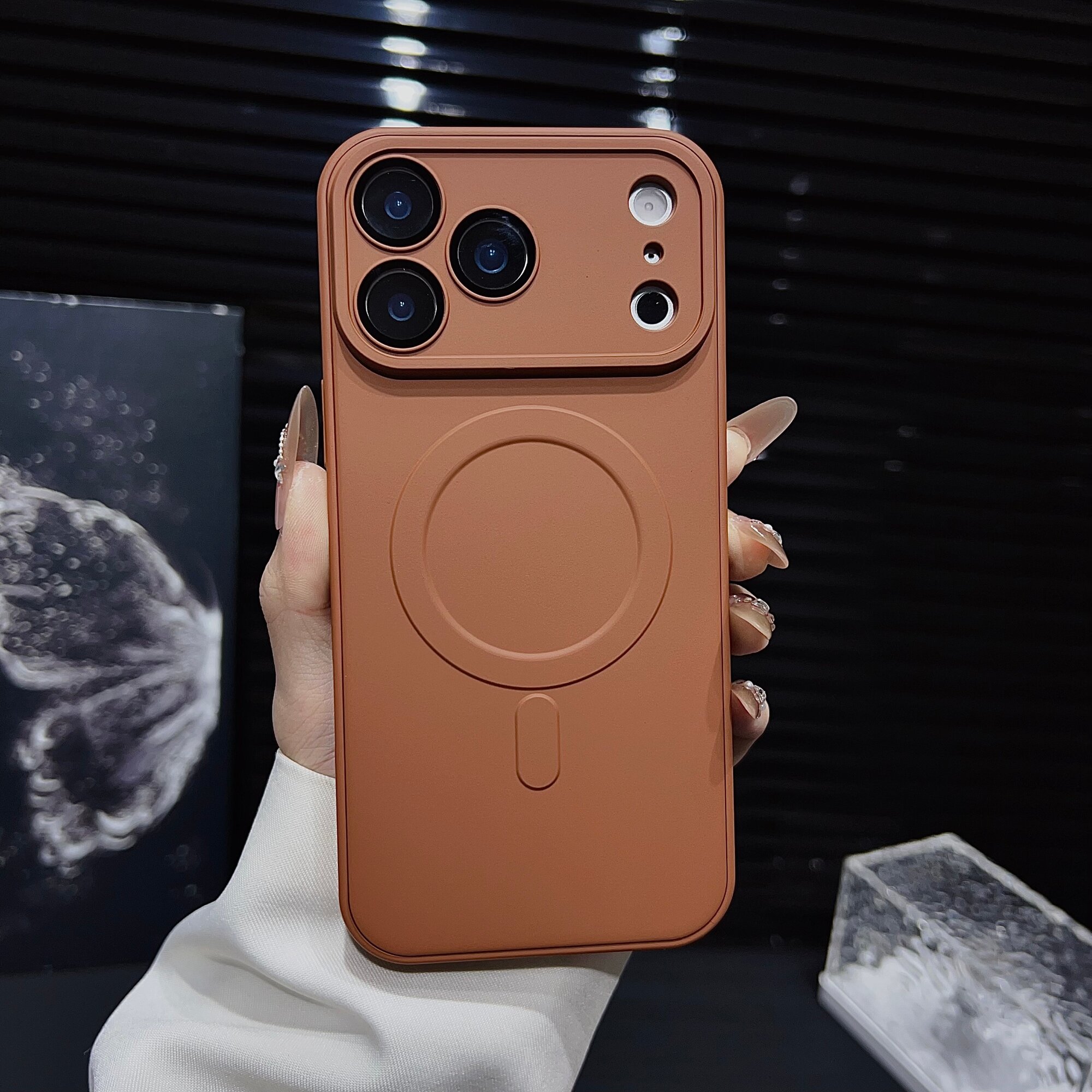 Чехол для Apple iPhone 17 Pro / Айфон 17 Про, soft touch, чехол-кардиомонитор, поликарбонат (PC), защита камеры, ударопрочный, усиленные углы, Apple, Apple iPhone 17 Pro, brown,