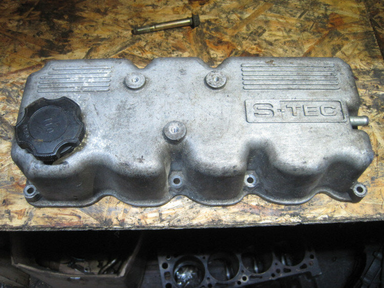 Крышка клапанная 96518396 Шевроле Авео Т200-250 на 1,2 литра Матиз на 1,0 литр алюминиевая