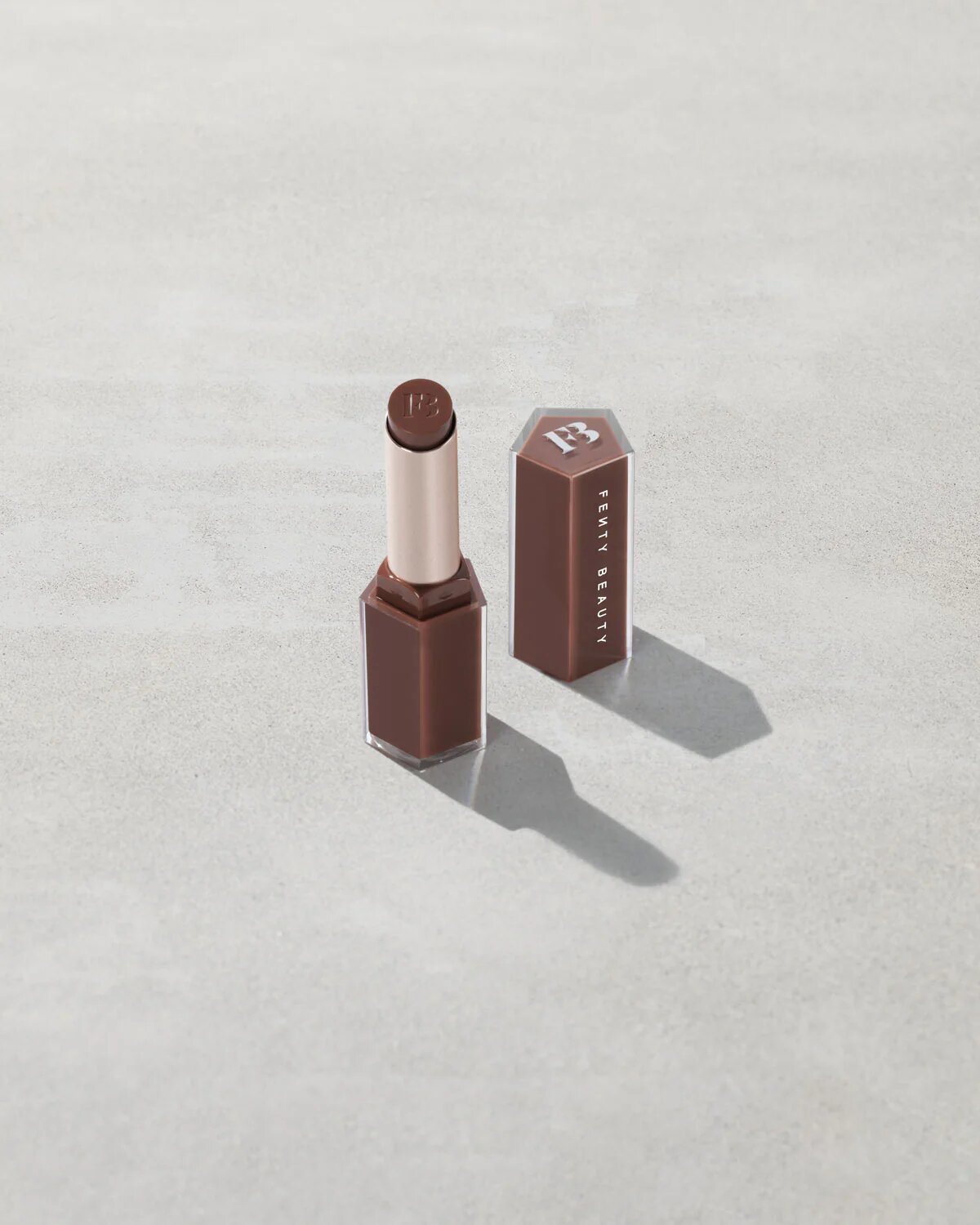 FENTY Beauty Бальзам-помада Блестящий стик Gloss Bomb Stix 3,6 мл, 12 Rose Amber