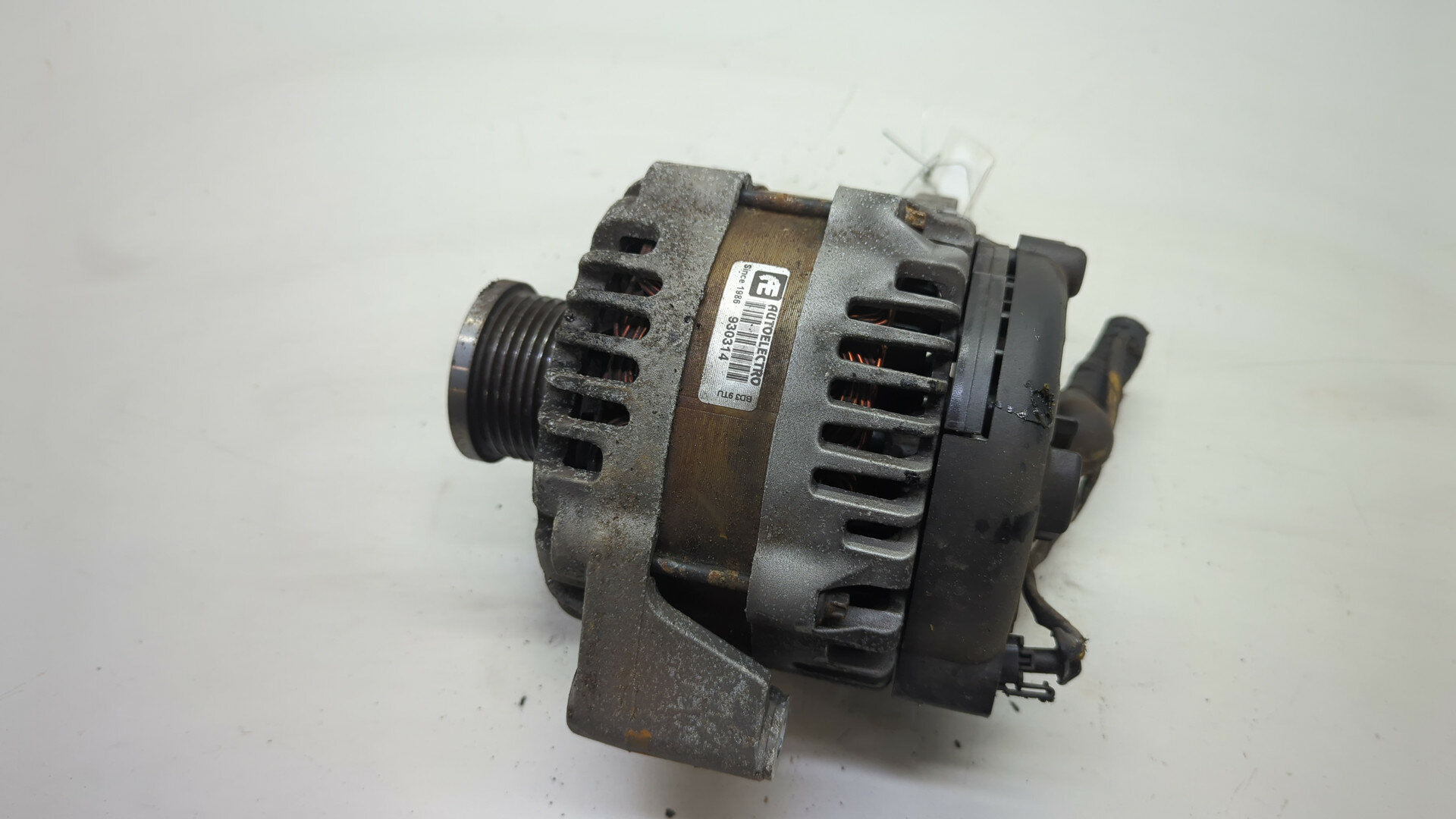 Генератор SsangYong Korando Б/У