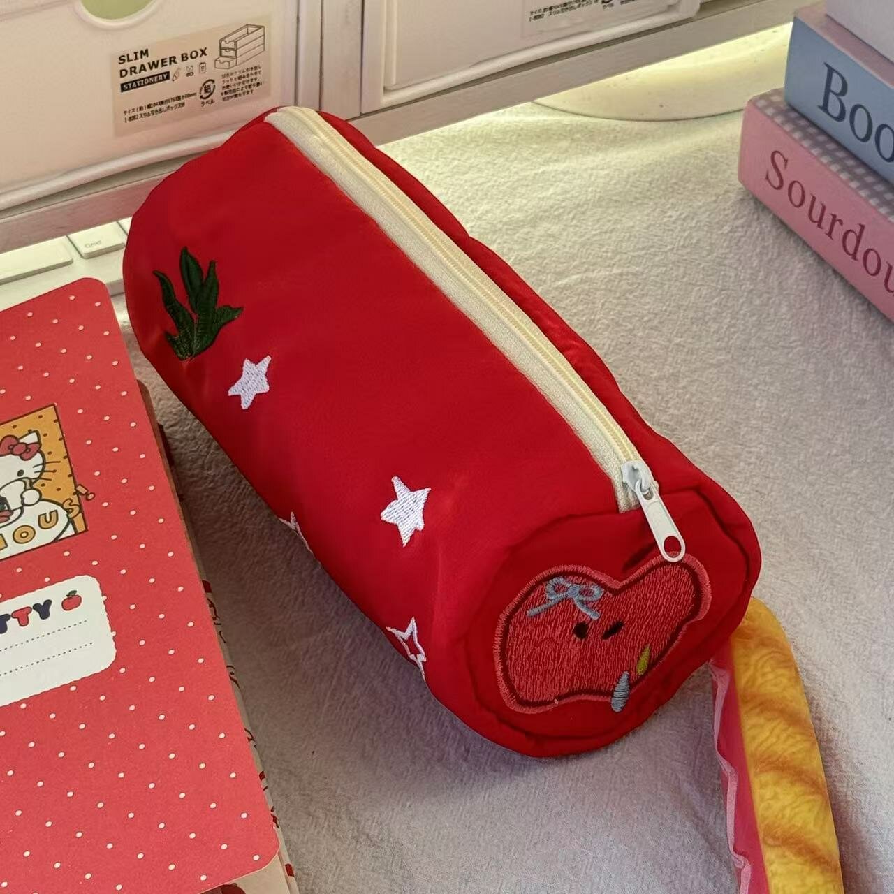 Пенал "Зеленое яблоко", с вышивкой, большой емкости, красный