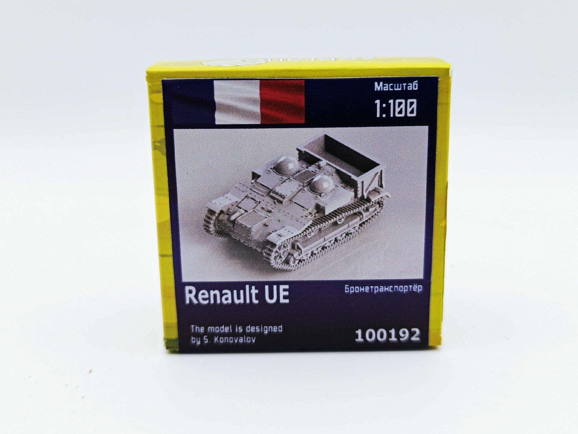 Сборная модель Французский бронетранспортёр Renault UE, масштаб 1:100