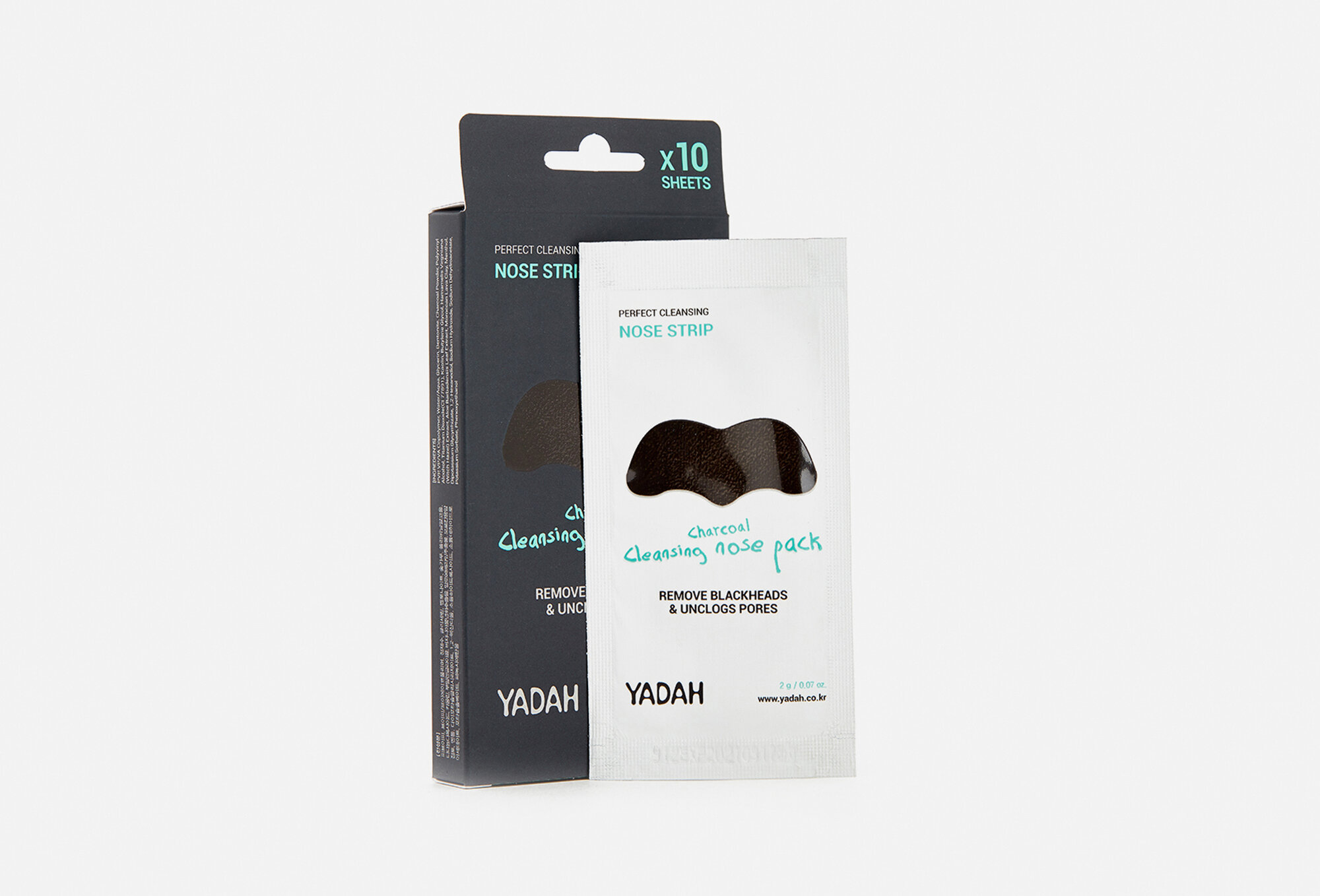 Угольные очищающие патчи для носа YADAH CHARCOAL CLEANSING NOSE PACK
