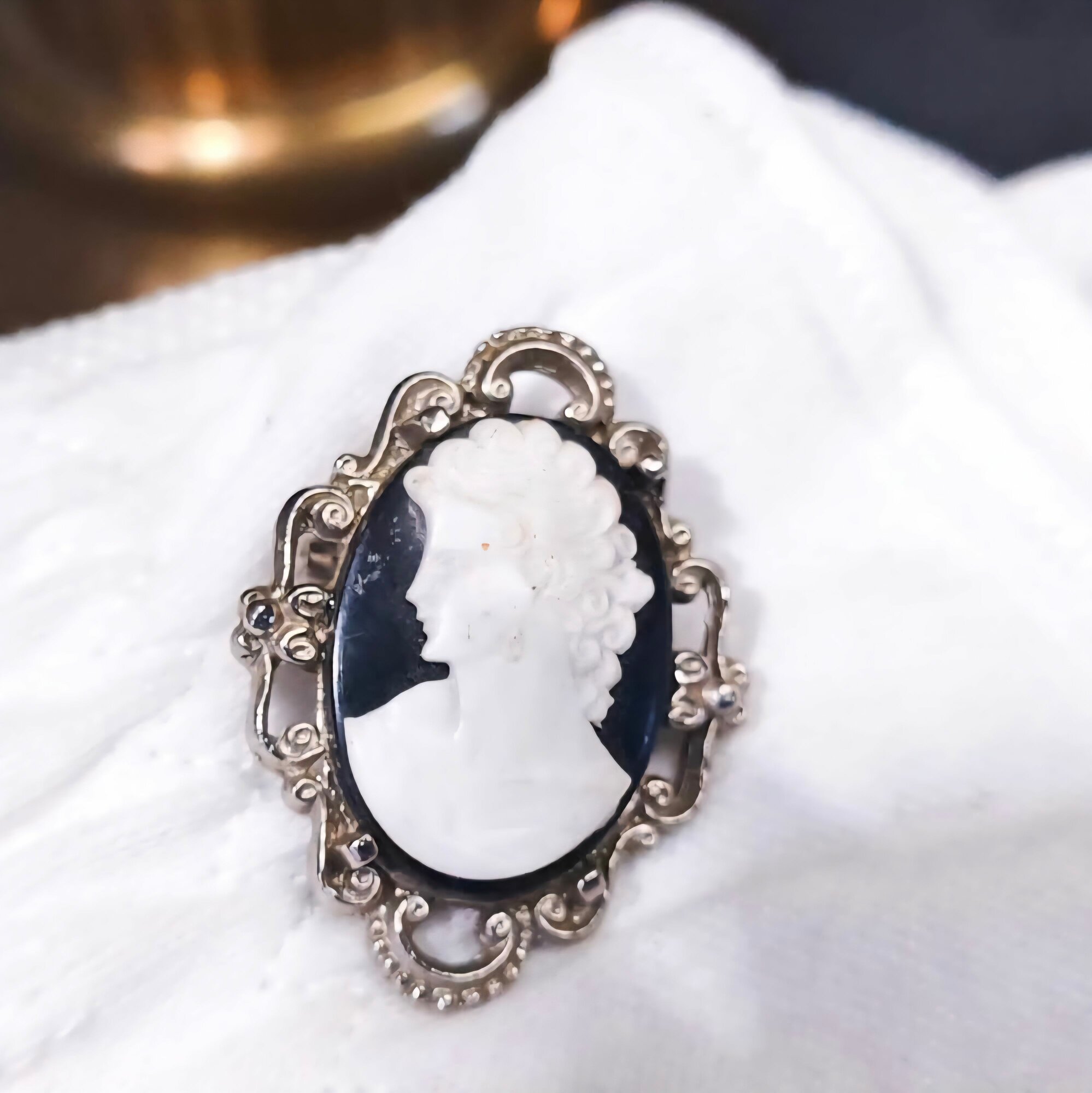 Старинная английская брошь