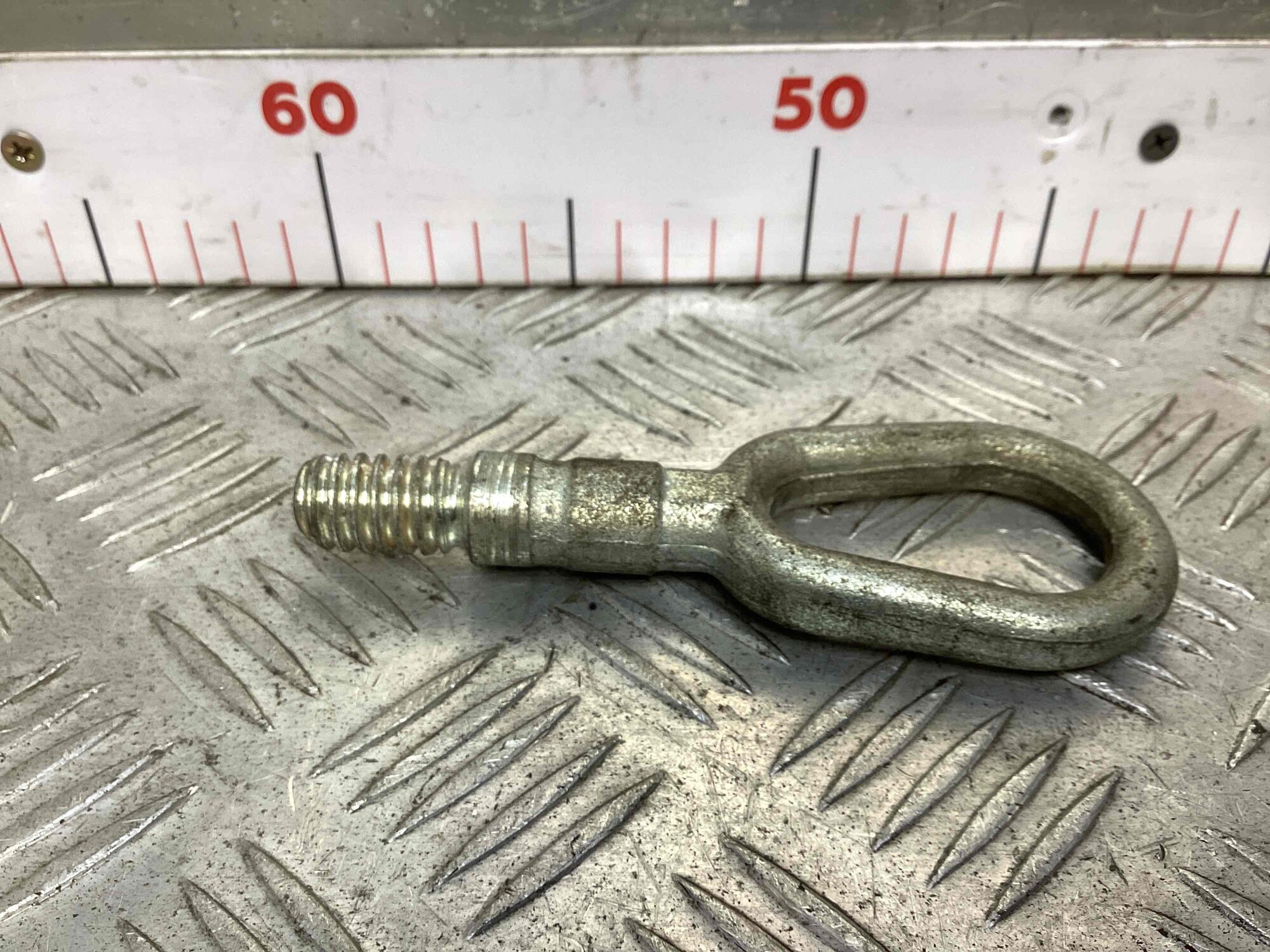 Крюк буксировочный BMW 3-Series (2001)