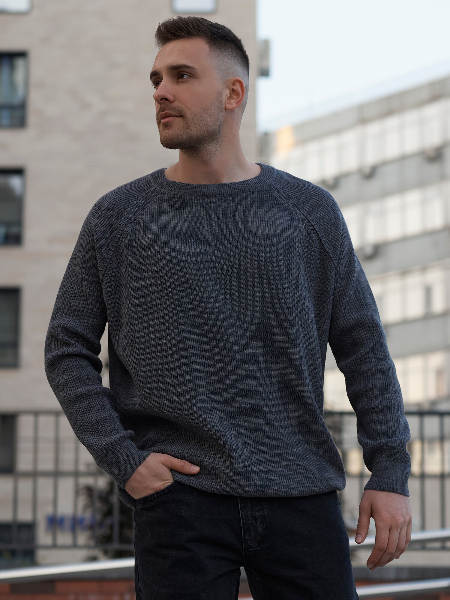 Свитер вязаный шерстяной