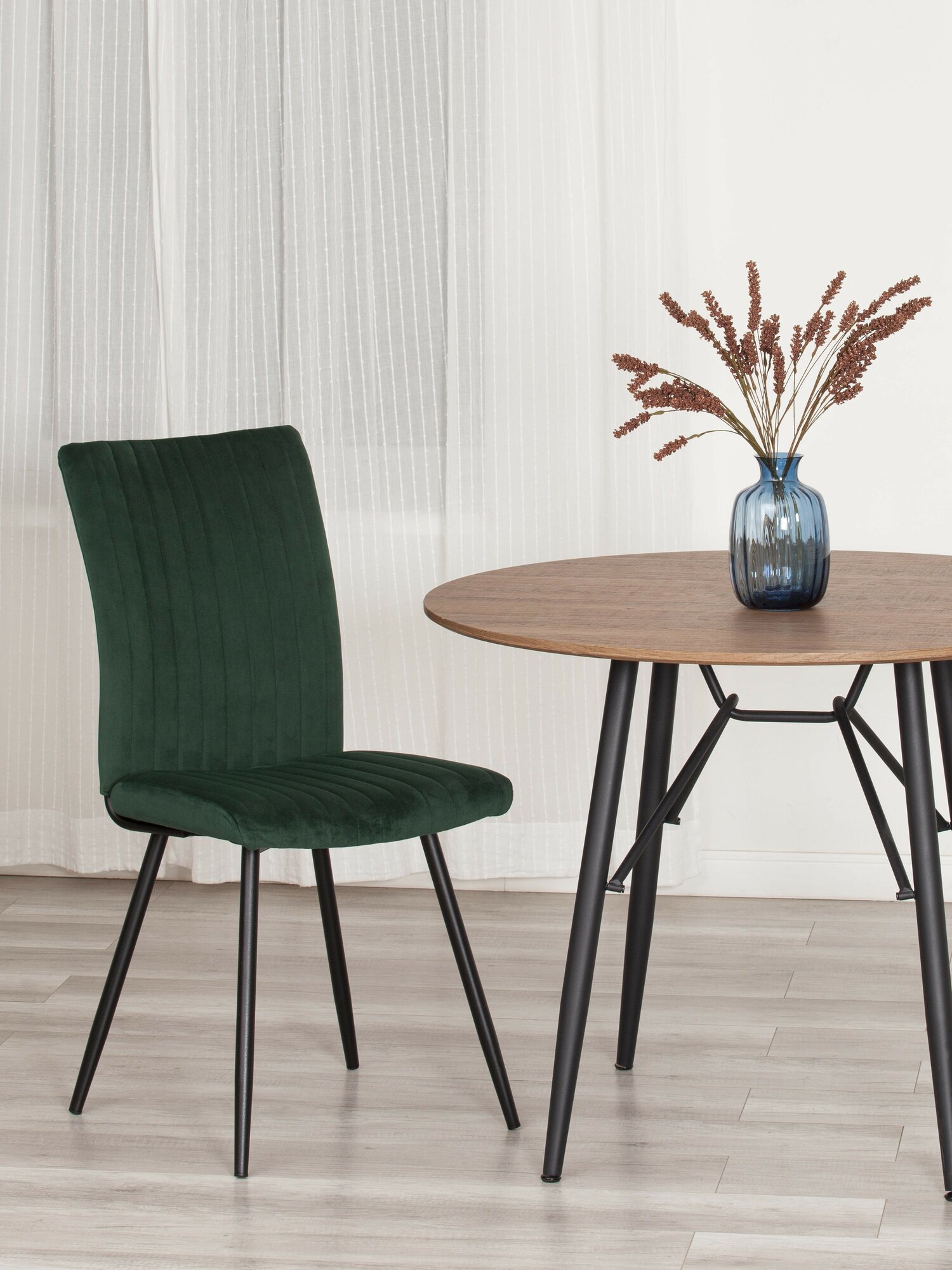 Стул обеденный для кухни с мягким сиденьем TetChair Monte Carlo, 1 шт, велюр зеленый изумруд