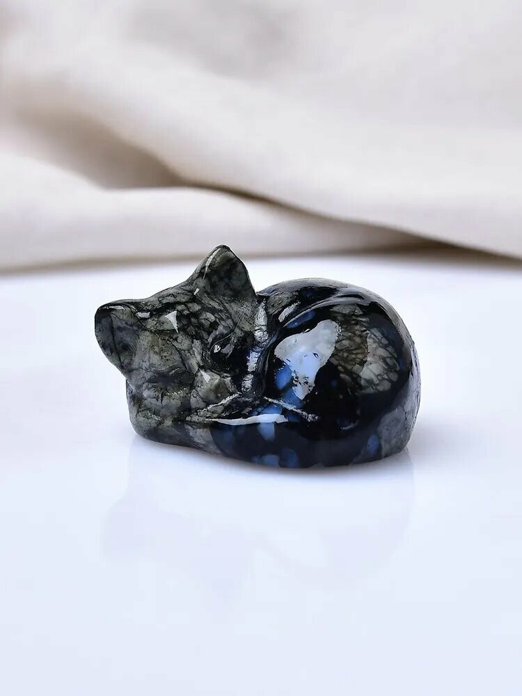 Статуэтка сонного кота из натурального камня Голубая вспышка" (1 шт)