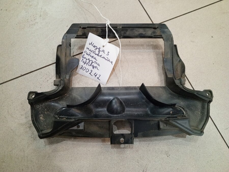 Воздуховод торпедо от Mazda 3 bk 2003-2009