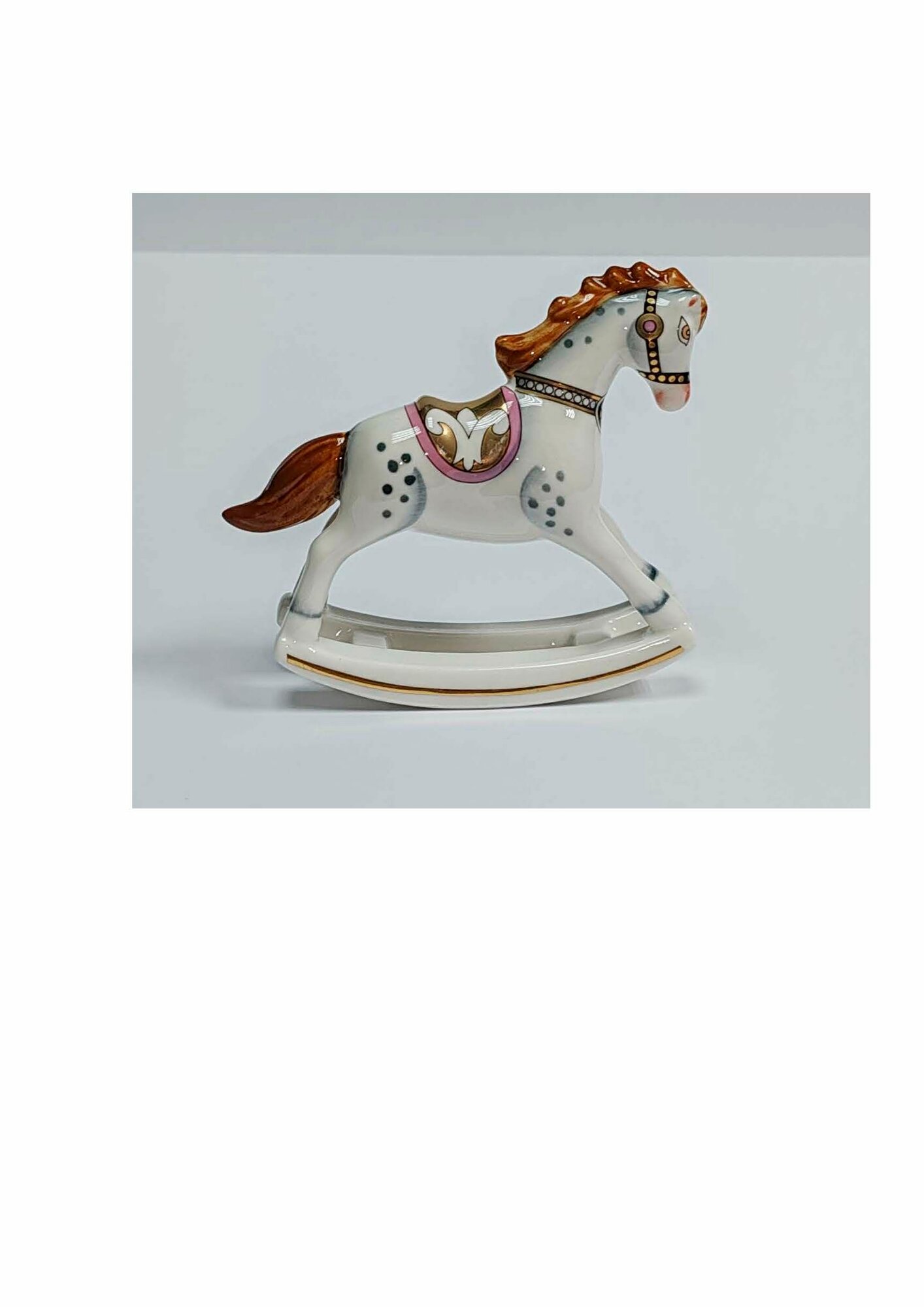 Фигурка новогодняя фарфоровая лошадка-кочалка (цветной орнамент с золотом). Сделано в России.