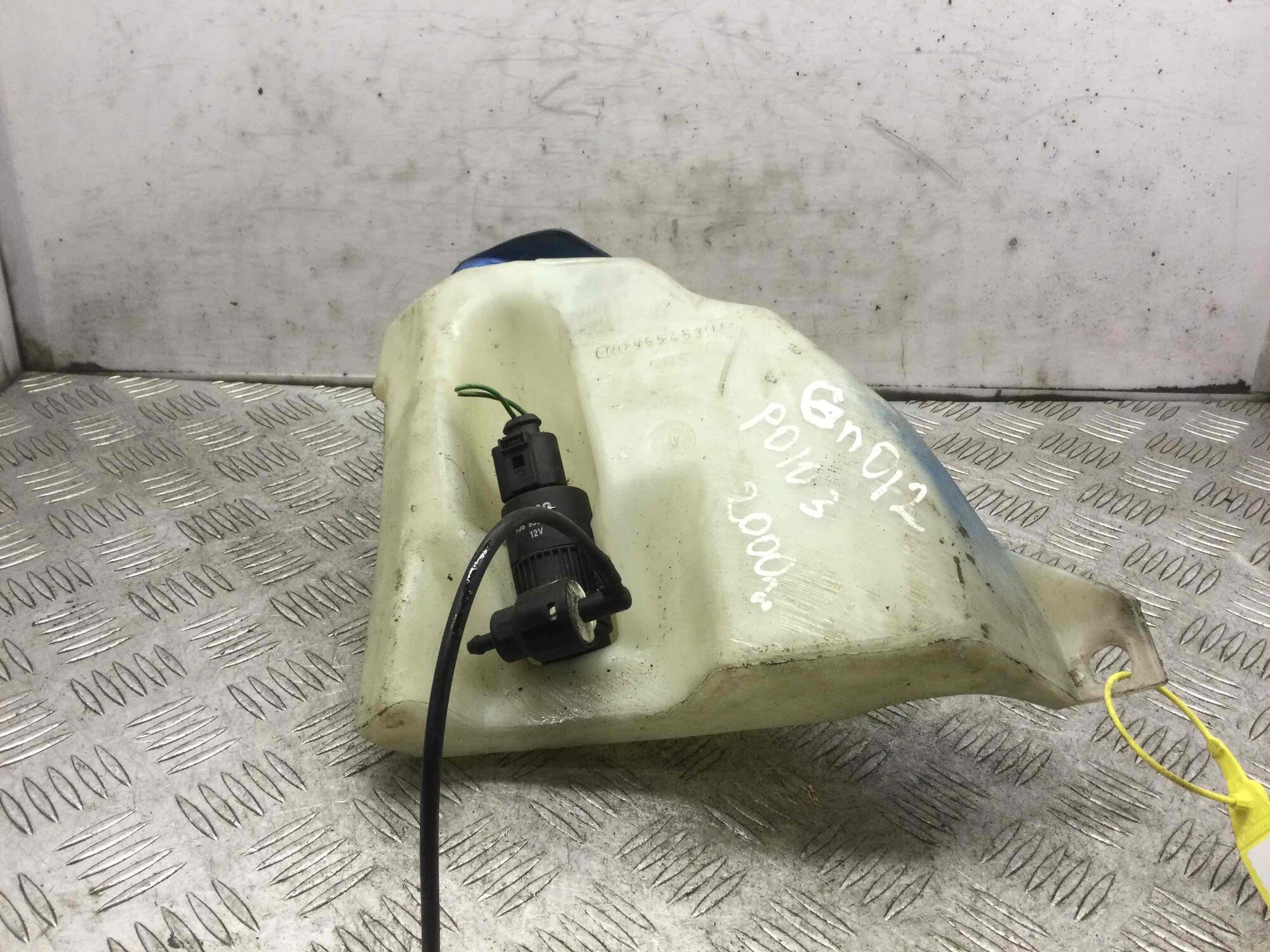 Б/У Бачок омывателя Volkswagen Polo 3 поколение (1994-2001) 2000 г.