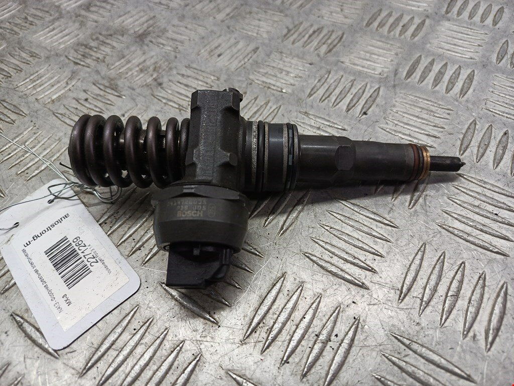 Форсунка дизельная электрическая Volkswagen Polo 3 038130073F арт. 2271269