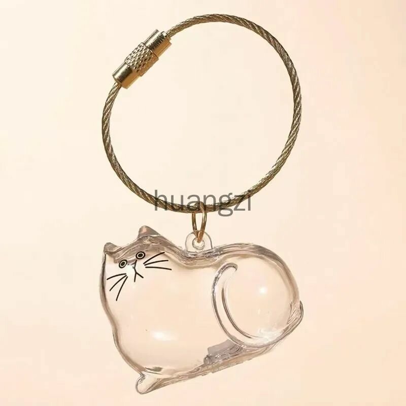 Брелок для ключей с шерстью кошки - стильный аксессуар для любителей животных