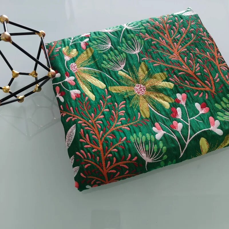 Зеленая парча с цветочным рисунком для пошива