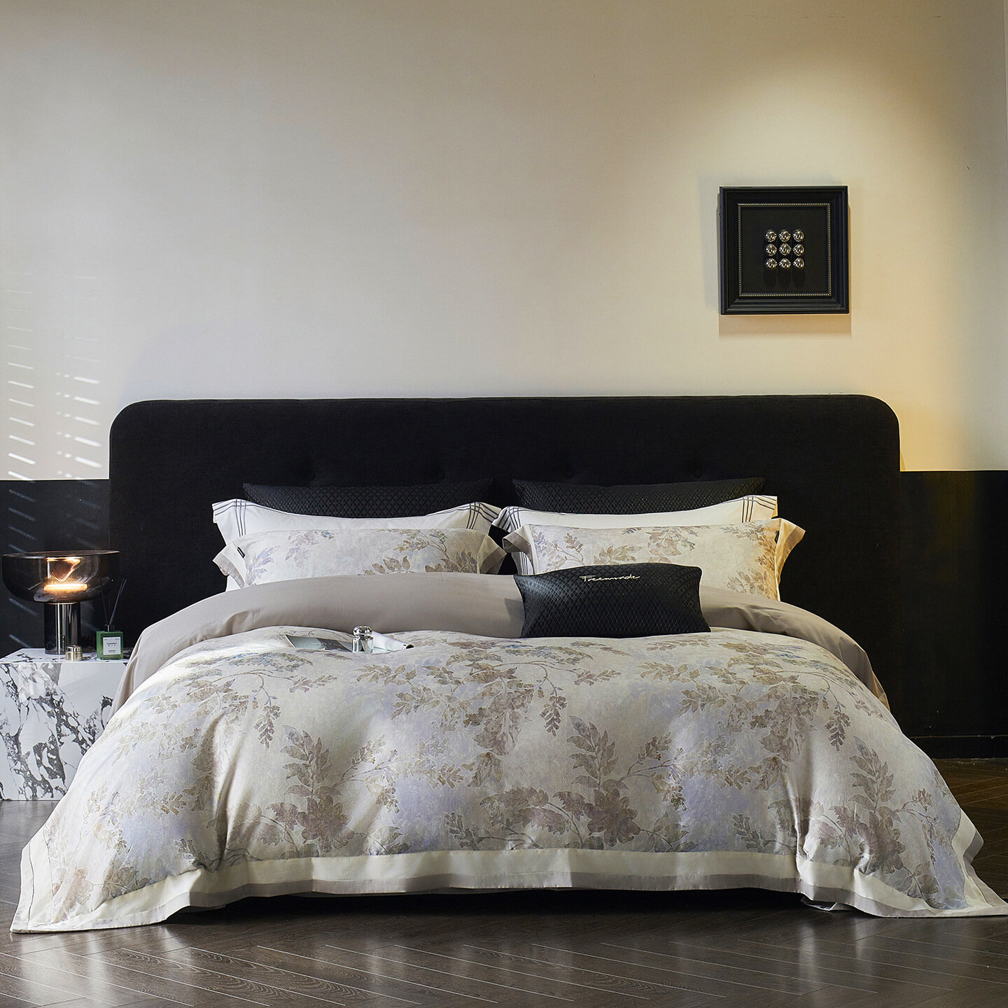 Американский стиль осенне-зимнего постельного белья из легкого роскошного материала с цветочным узором, 100S тенсель-хлопок с начесом, четырехпредметный комплект, теплый и утолщенный, включающий простыню и пододеяльник.