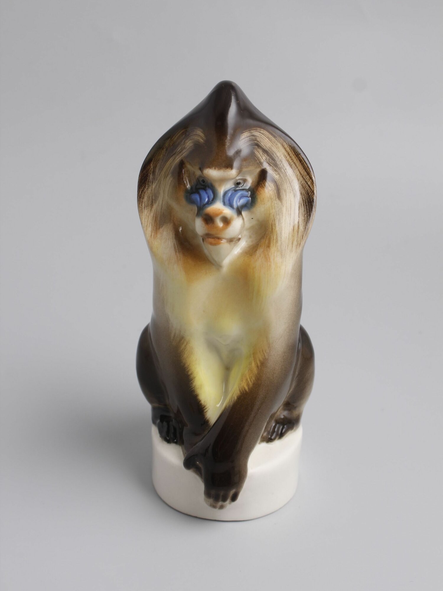 Антикварная статуэтка "Мандрил", фарфор, ЛФЗ, 1970-е г. Высота 17 см