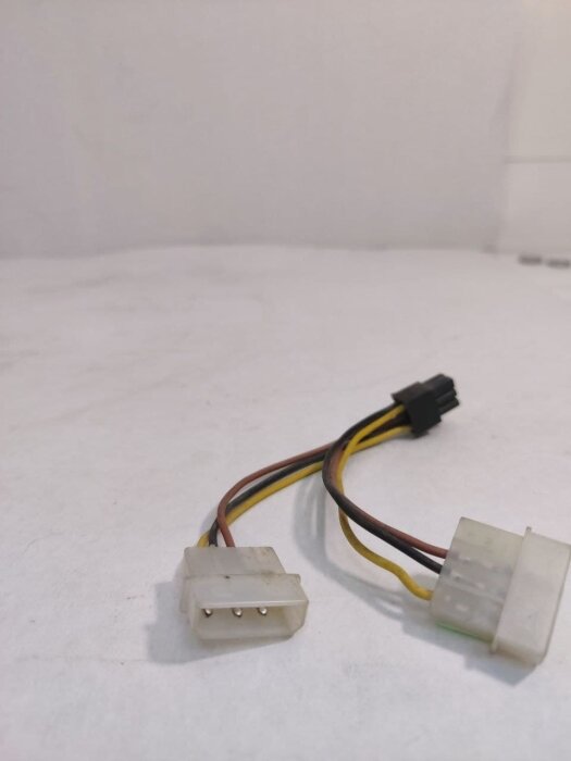 Переходник питания для видеокарт 6 pin 2xMolex