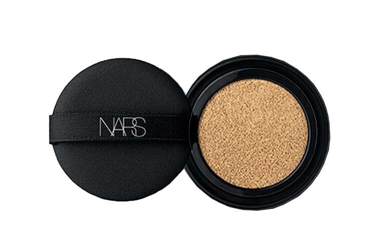 Тональная подушка женская NARS Natural Radiance, оттенок Natural DEAUVILLE
