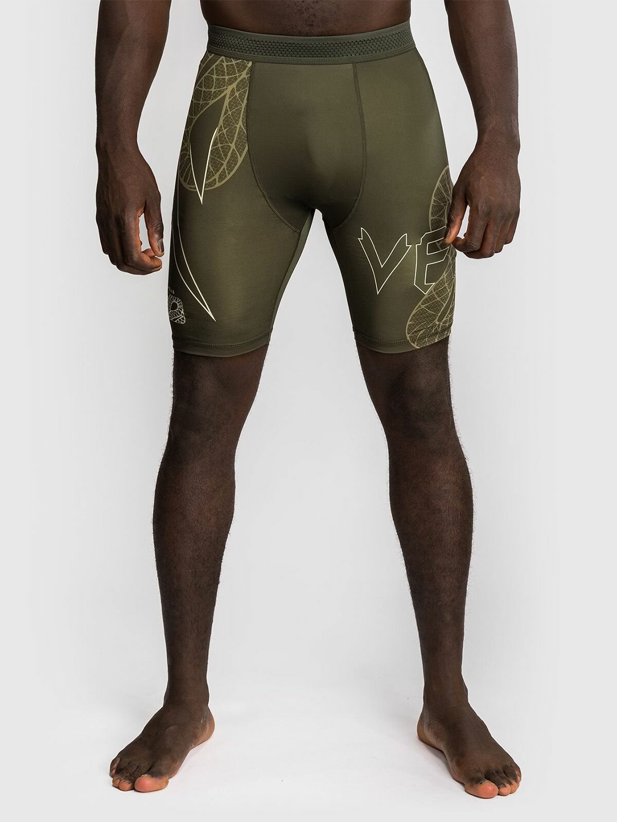 Шорты спортивные