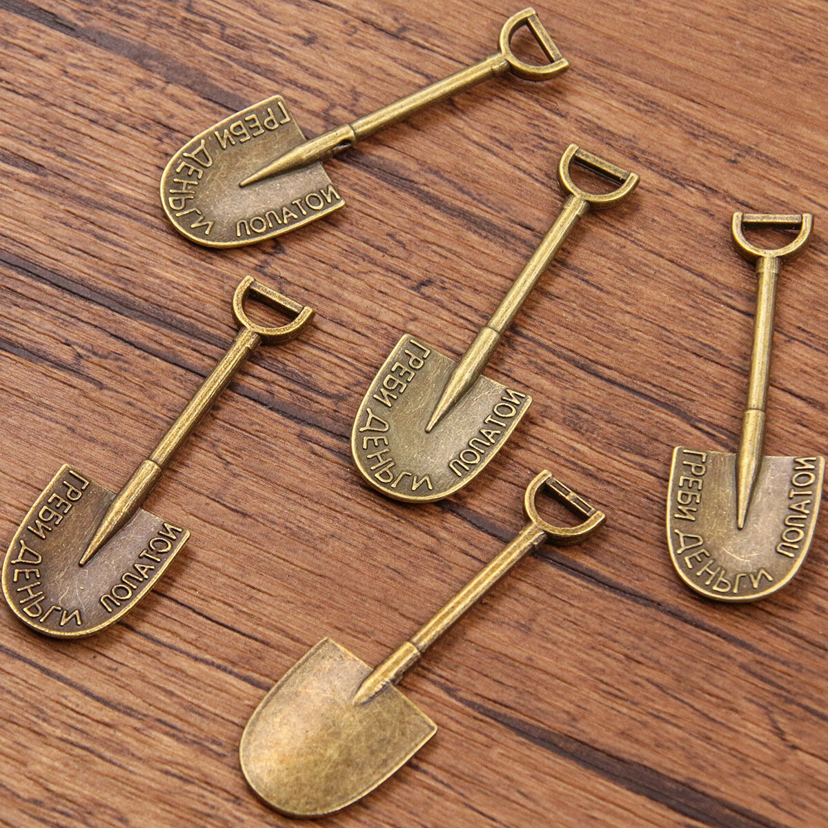 Лопата-оберег "Загребушка", сувенирная, бронзовая, 1.5x4.4 см