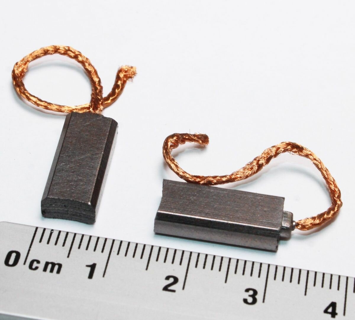 Щетки МГ генератора 4.2*7.2*16 Cargo JX422 (пара)