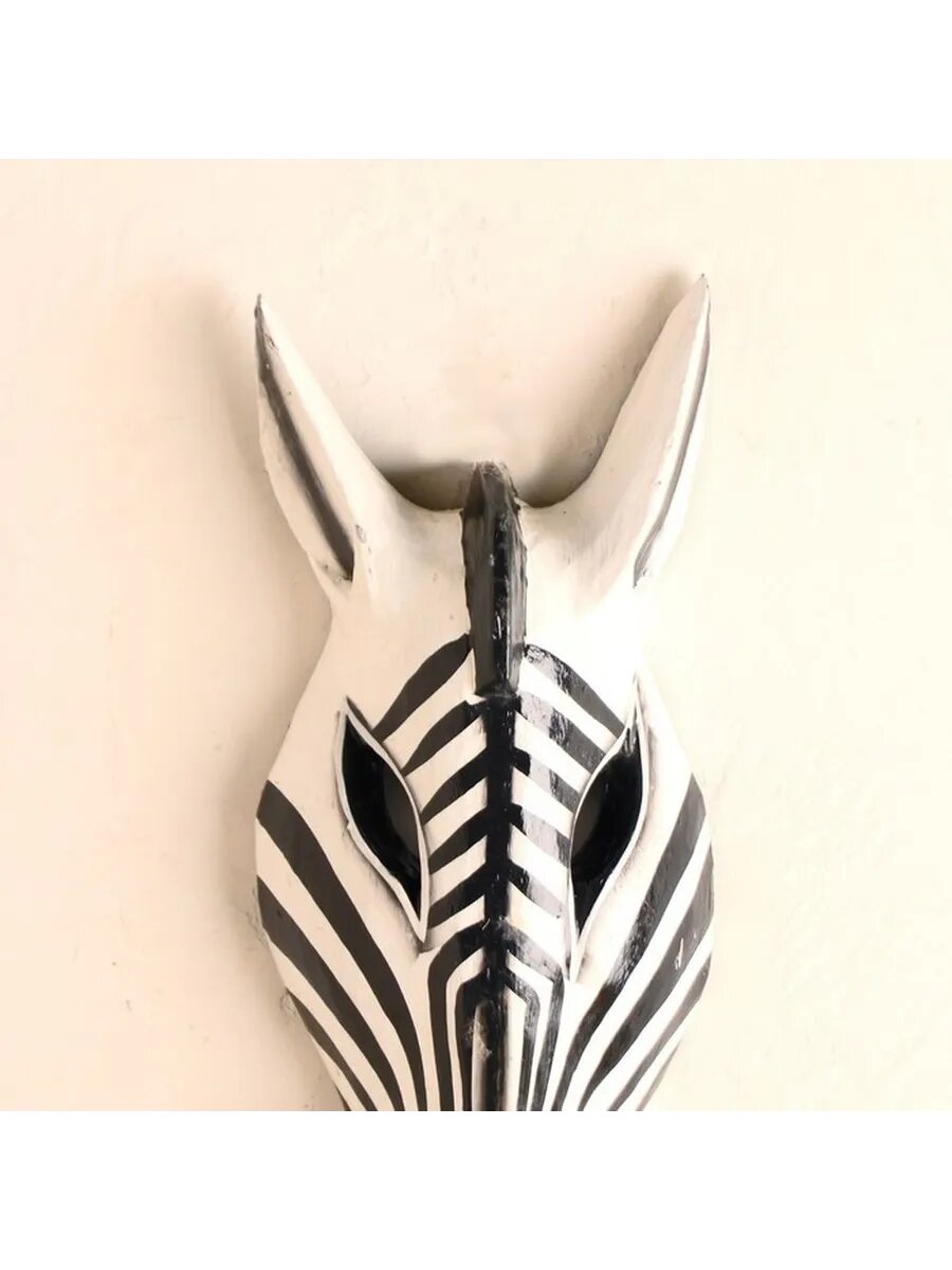 Деревянная маска с зеброй для творчества и интерьера