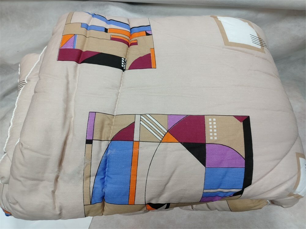 Одеяло ватное, плотность 600 г/м2 , стёганое 140х205