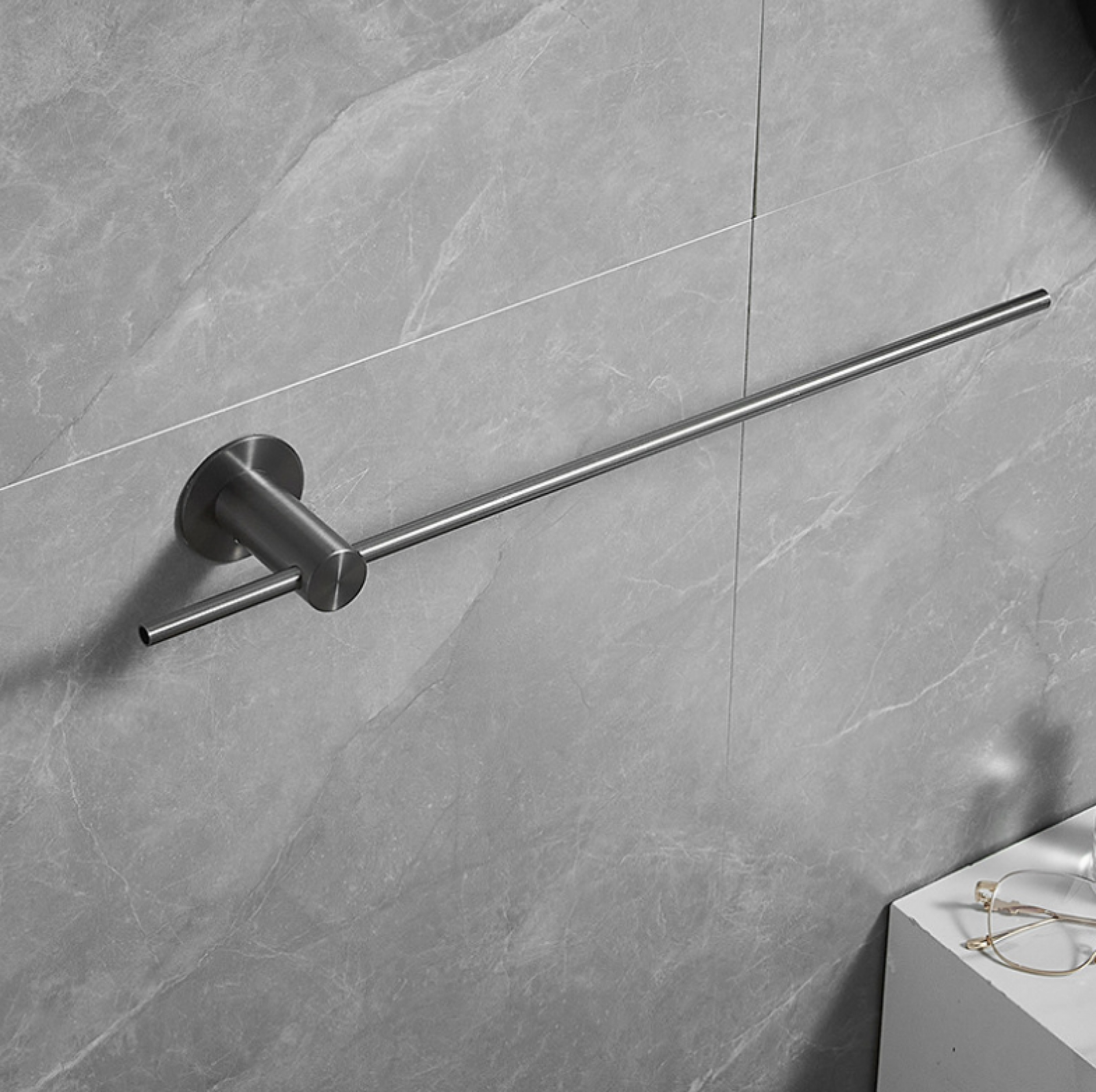 Полка настенная для ванной и кухни MyPads Y232961, черный матовый металл, компактная вешалка для полотенец