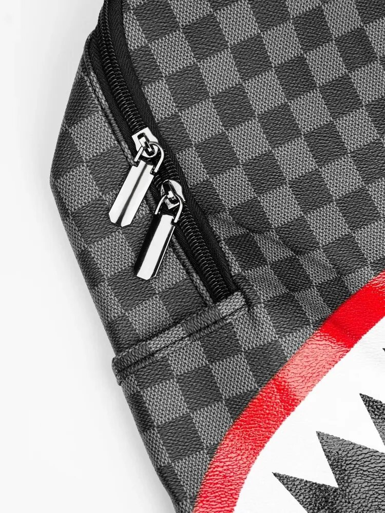 Рюкзак Sprayground Shark Checkered для унисекс, из искусственной кожи, с отделением для ноутбука и телефона — фото 1