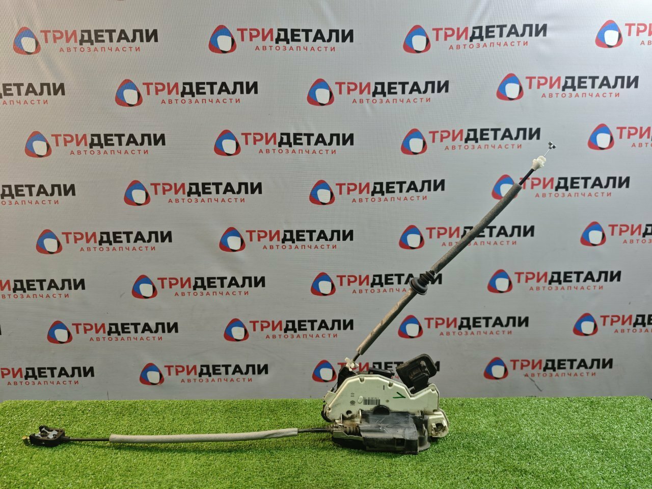 Замок боковой двери Skoda Rapid 1.6 CWV 2017 перед. лев. (б/у)