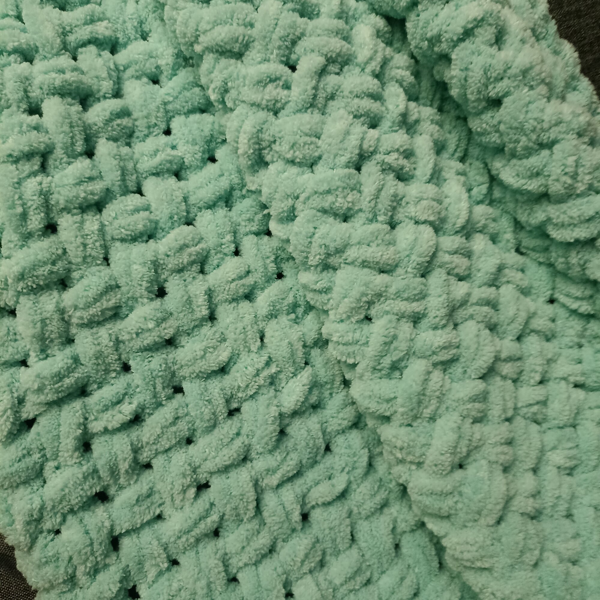 Детский вязаный плед ручной работы из плюшевой пряжи Ализе Пуффи