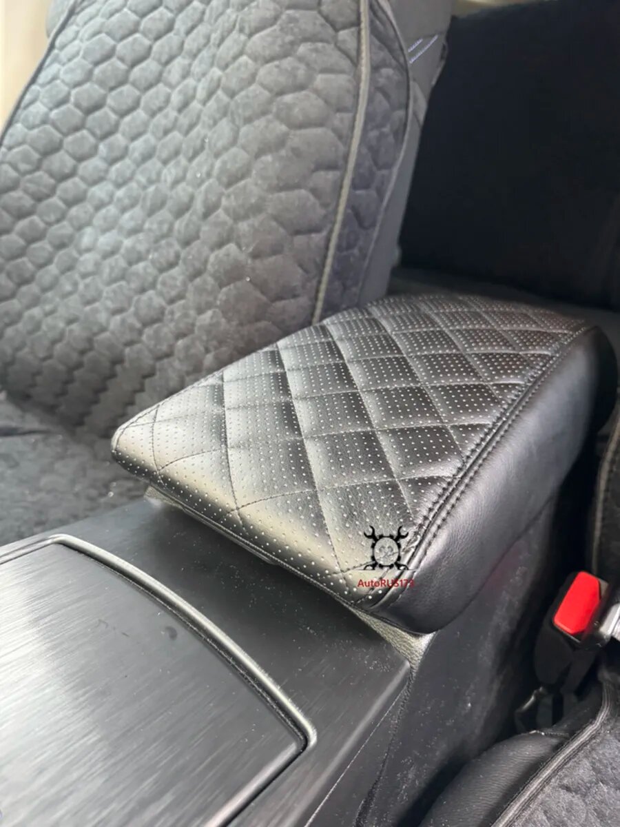 Чехол на подлокотник для Haval Jolion, Перфорация Ромб.