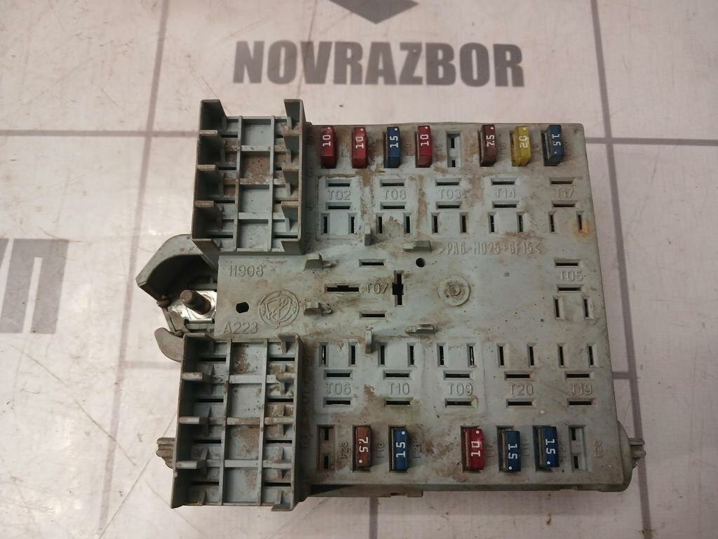 Блок предохранителей Fiat Stilo 02-07