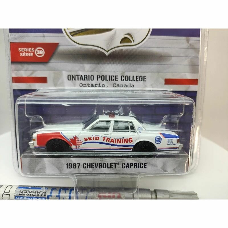 GreenLight 1:64 1987 Caprice Chevrolet Shunfeng Обязательно к покупке! Симулированная модель автомобиля из сплава это и игрушка, и коллекционный