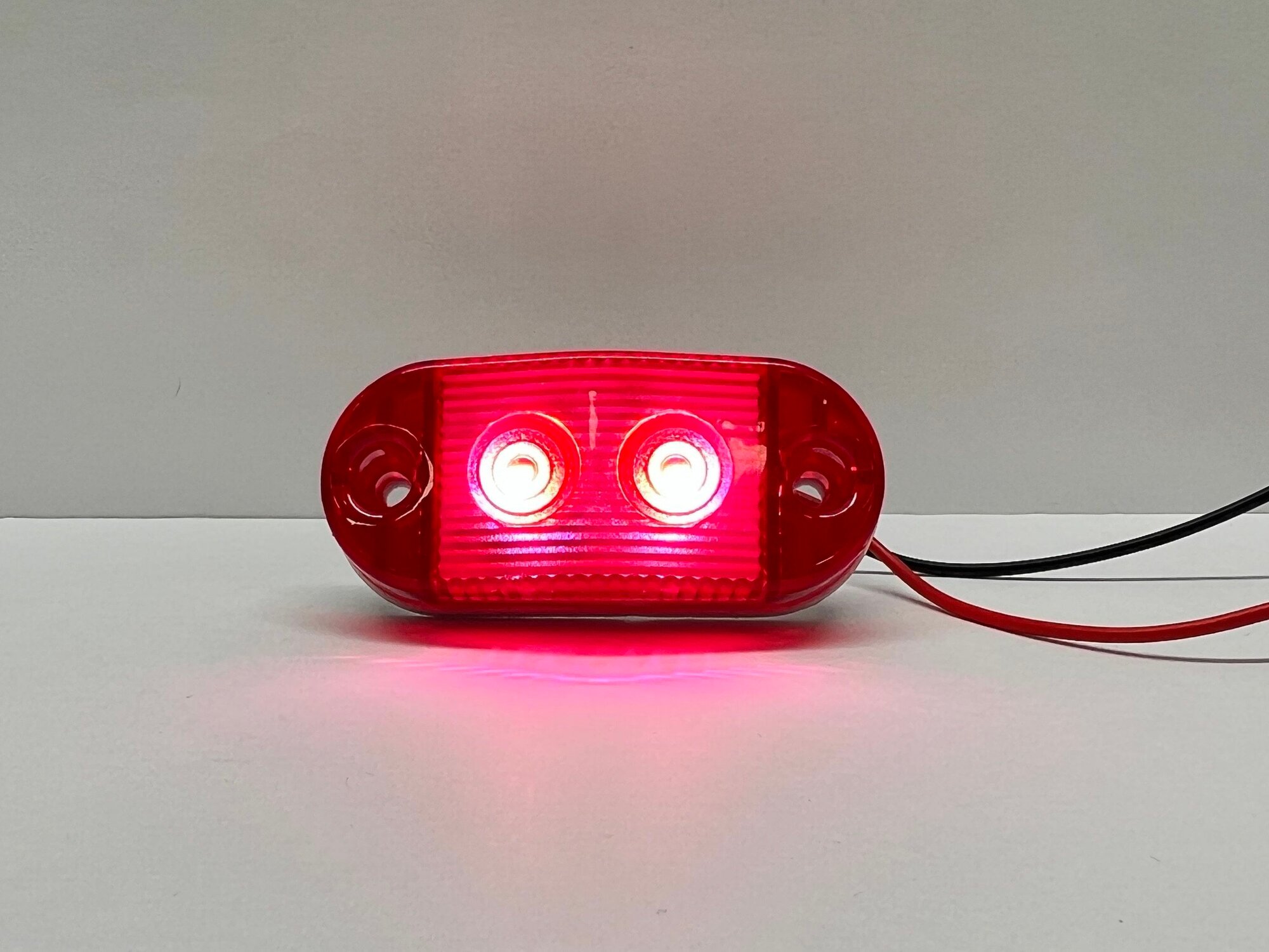 Задние Светодиодные габаритные огни, 12-24 вольта, красный, Брайт, №8011 (2 шт. / комплект), арт: 9868-К