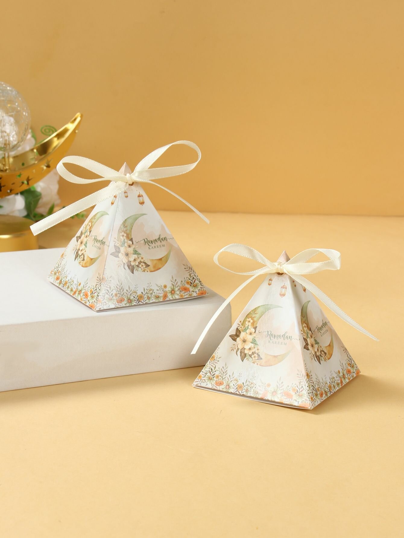 Подарочная коробка конфет в виде треугольника на праздник Ид eid-12шт