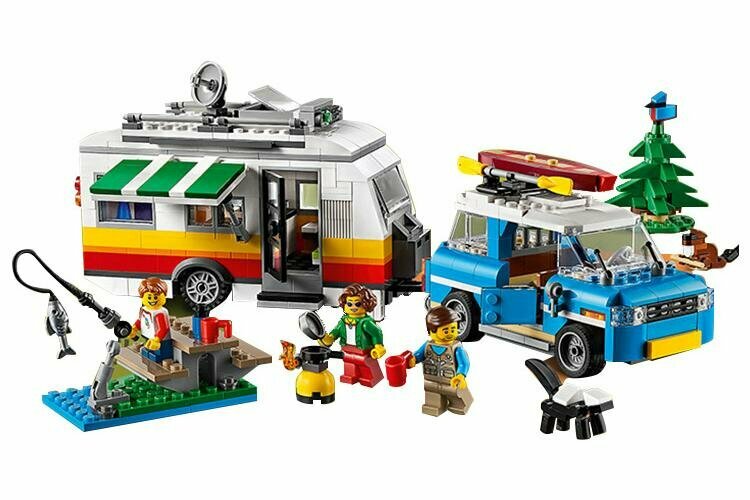 Конструктор пластиковый унисекс LEGO Creator 3 в 1 Семейный отпуск на автодоме 31108, 1000 деталей
