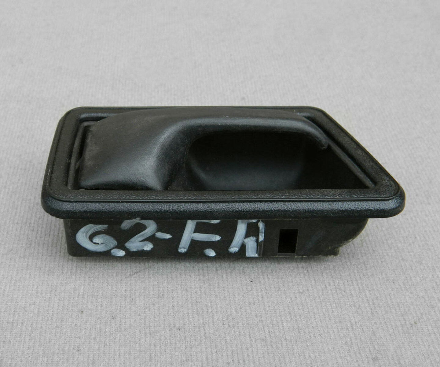 Ручка двери правой внутренняя VW Golf 2