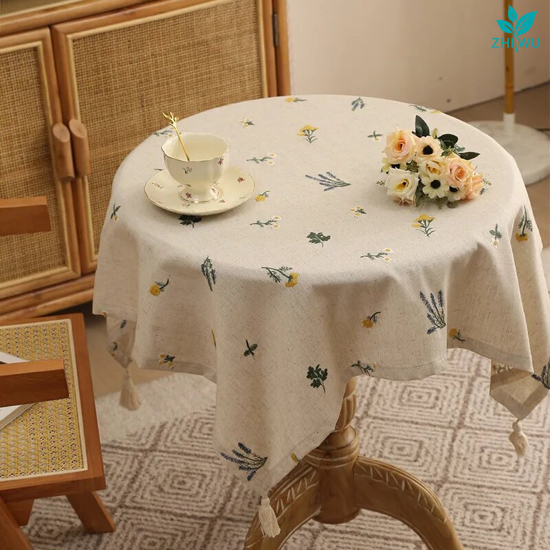Скатерть льняная Lavender Linen B, с вышивкой, водоотталкивающая, 135х135см