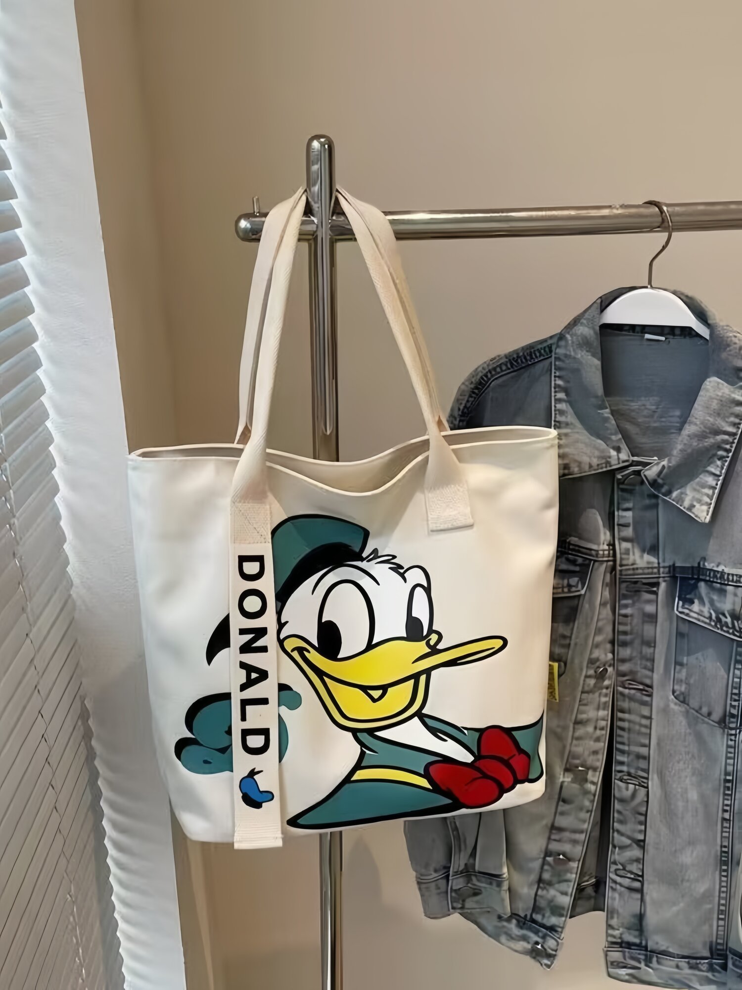 Сумка-шоппер Seek "Donald Duck", с принтом, замок-молния, слоновая кость