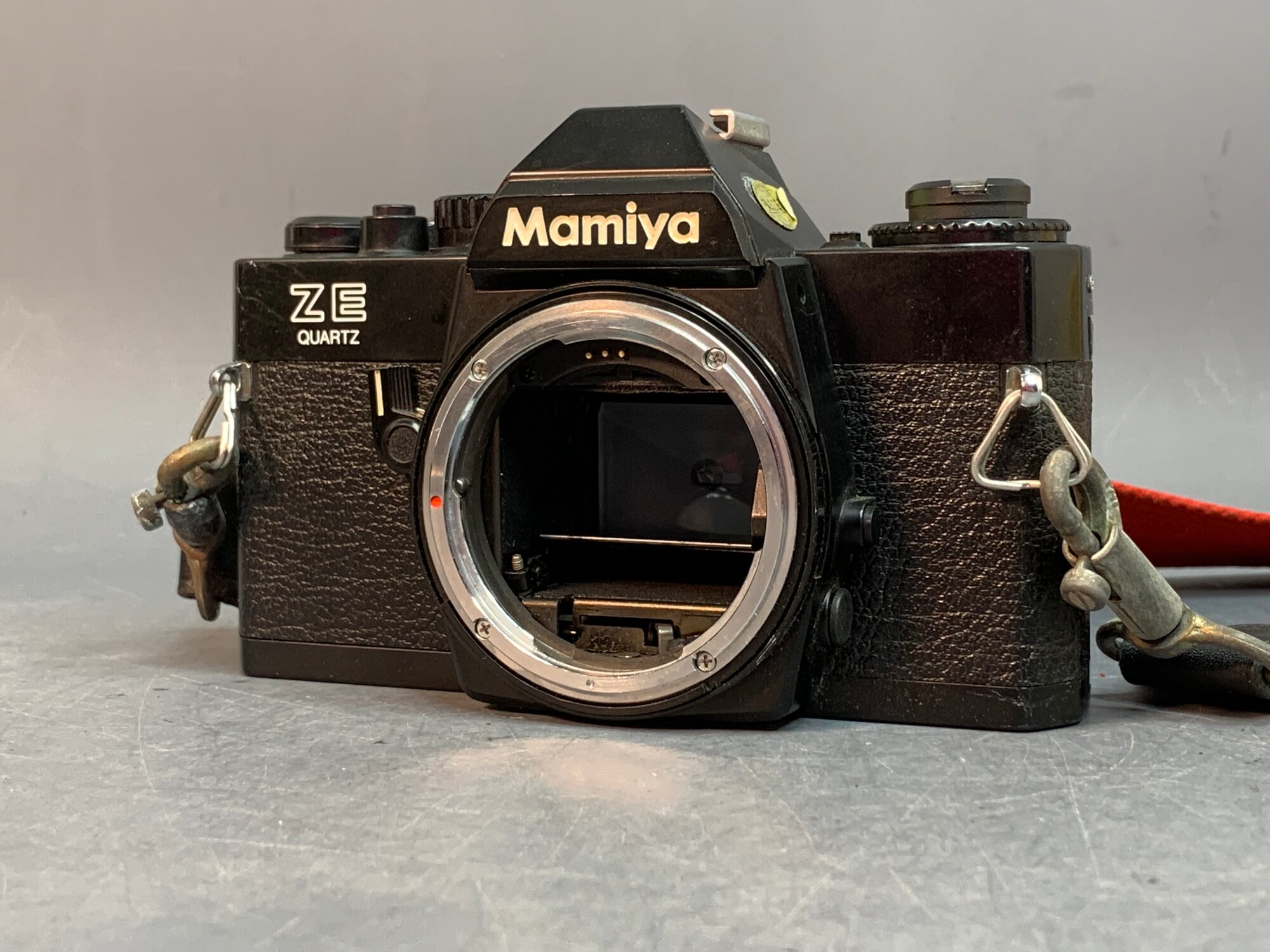 Mamiya ZE body